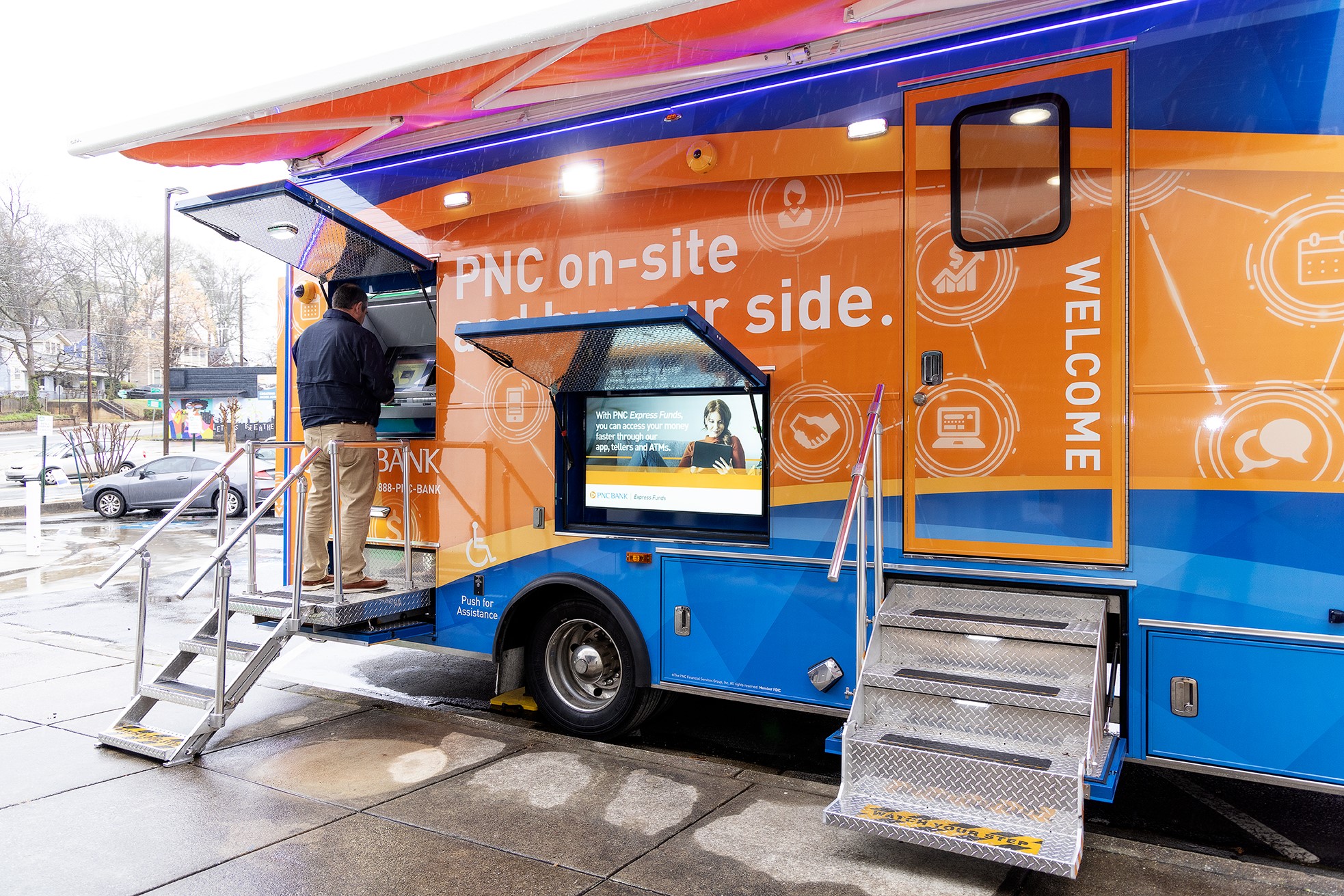Expanding Banking Access: A Look at PNC’s Innovative Mobile Branches ...